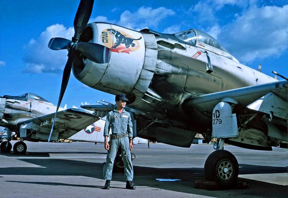 Douglas A-1H Skyraider "RVNAF" [1:32 Zoukei-Mura] - RFI - Aircraft of ...